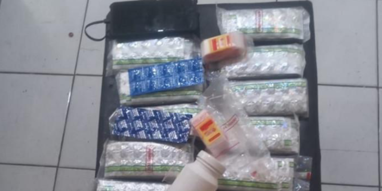 Pengedar Ribuan Obat Keras Ditangkap di Karawang, Berkat Laporan Masyarakat – Tribratanews Polda ...