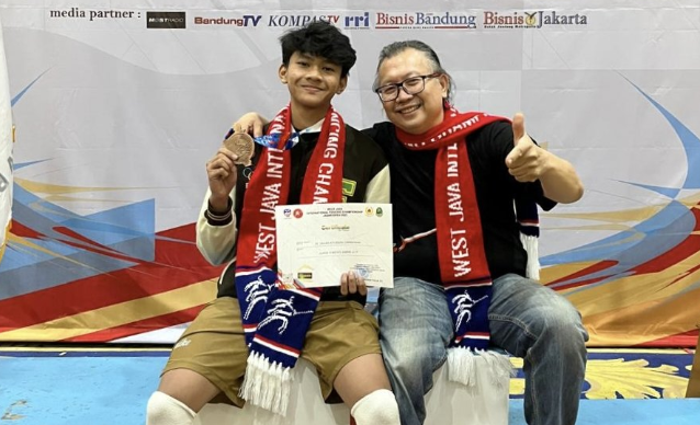 Muhammad Cavan, Atlet Anggar Muda Sukabumi Ukir Prestasi Gemilang di ...
